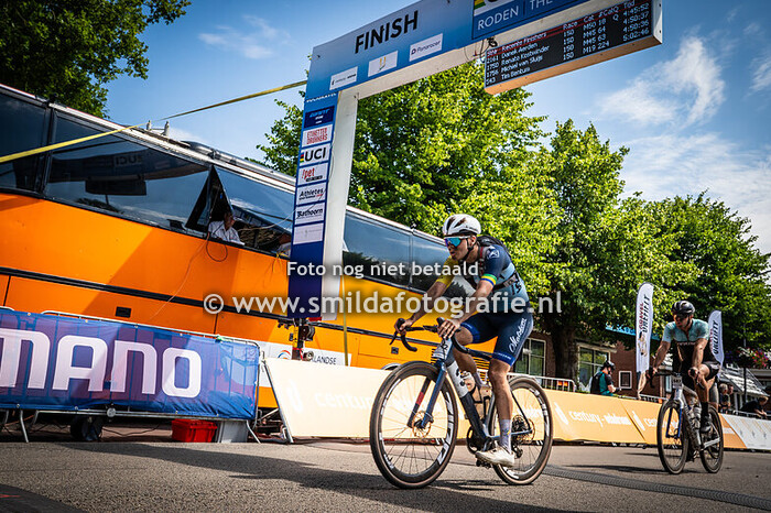 Zoek je foto op Oypo